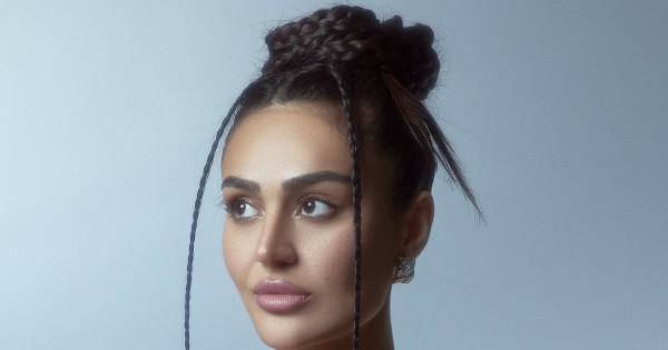 Türkçe müziğin sevilen seslerinden Elif Buse Doğan, “Yaka Yaka” adlı ...